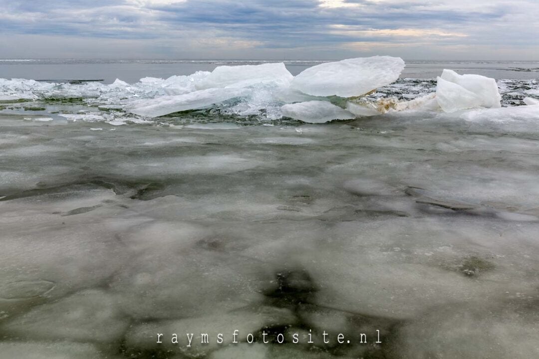 Kruiend ijs | 2021 | Markermeer | Winterlandschap | Landschap