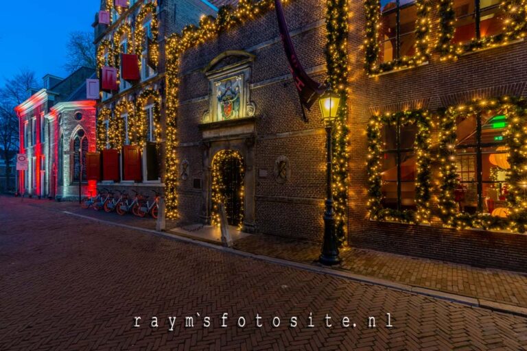 Gouda | Stadhuis | Kerst | Kerstboom | Sint Janskerk | avond