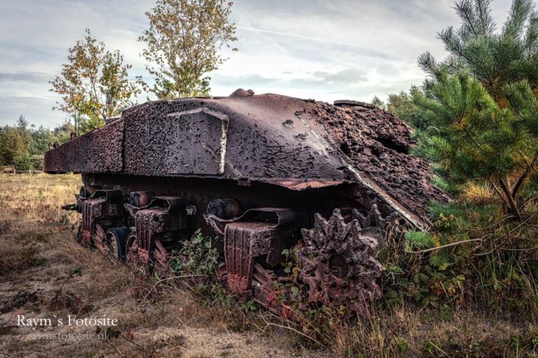 Legervoertuigen, urbex België | Lost Army Vehicles | Oude tanks
