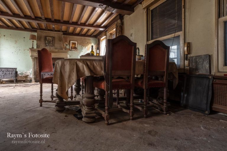 Manoir Advocat, urbex België | Een grote verlaten statige villa