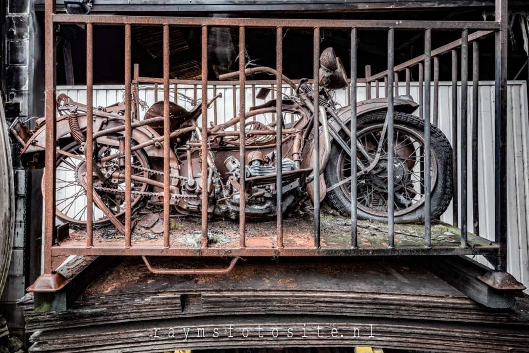 Burned Ferrari | Old Rusty | Verlaten auto`s België.