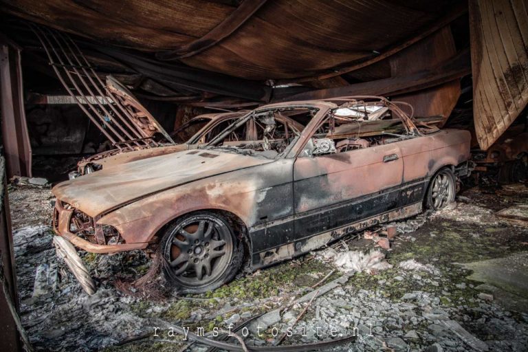 Burned Ferrari | Old Rusty | Verlaten auto`s België.